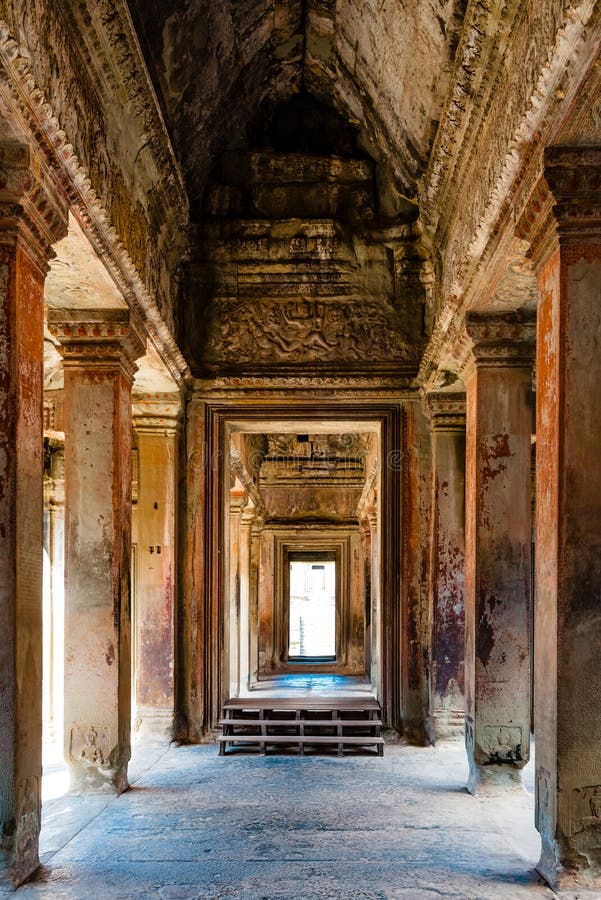 Inside of Angkor Wat stock image. Image of golden, panorama - 72148017