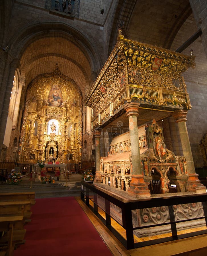 Inside Cathedral editorial photo. Image of gothic, historic - 37774011