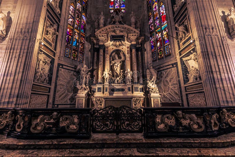 Inside the Cathedral of Milan Editorial Photo - Image of biggest ...