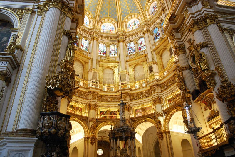 Granada katedry przód zdjęcie stock. Obraz złożonej z budynek - 67263156