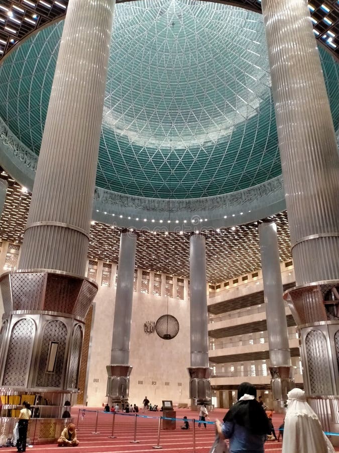 Inside of the Istiqlal Mosque Editorial Photo - Image of dome, facade ...