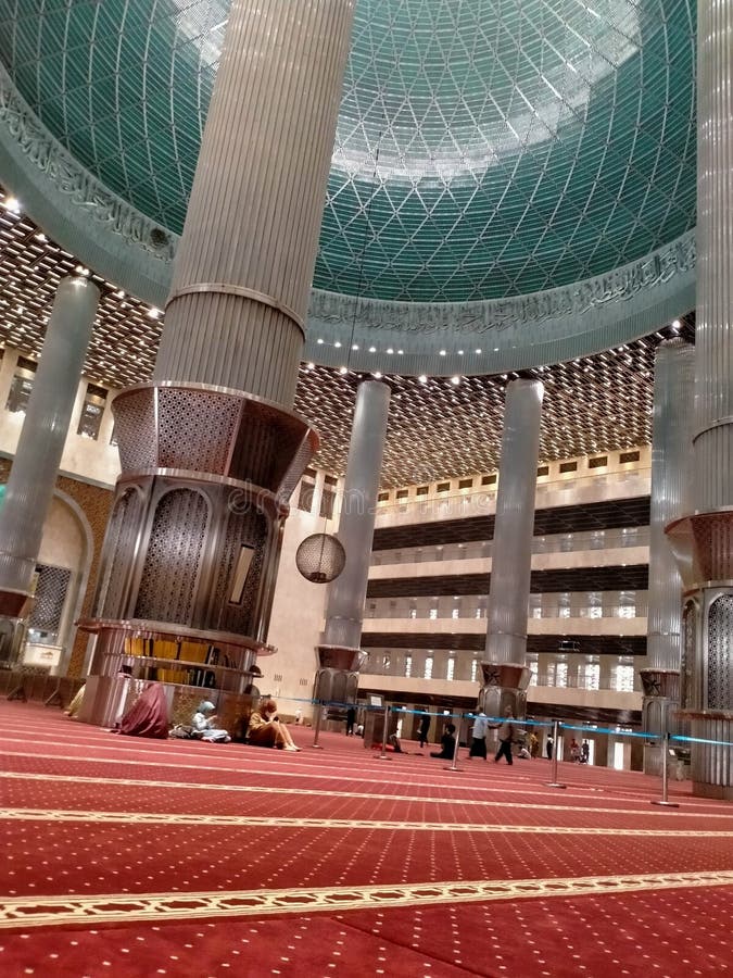 Inside of the Istiqlal Mosque Editorial Stock Image - Image of ...
