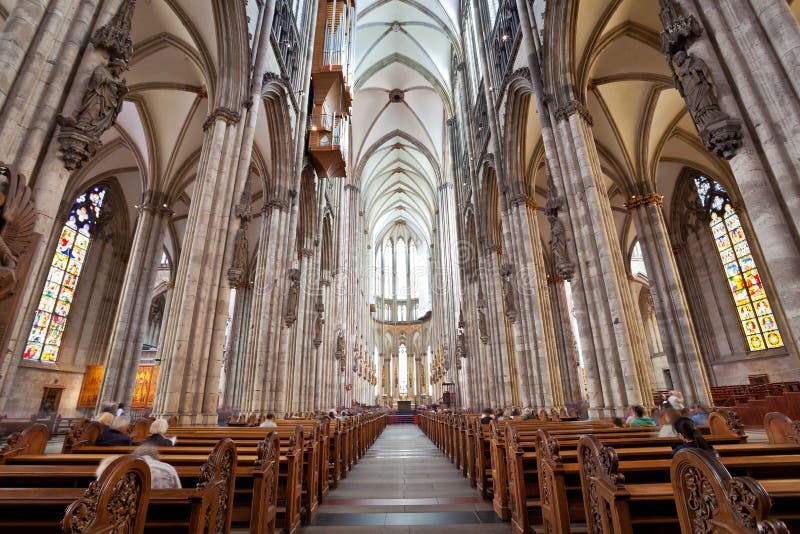 Wnętrze Kolońska katedra zdjęcie editorial. Obraz złożonej z ...