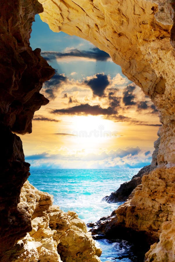 Inside Of Mainsail Picture. Image: 13737625