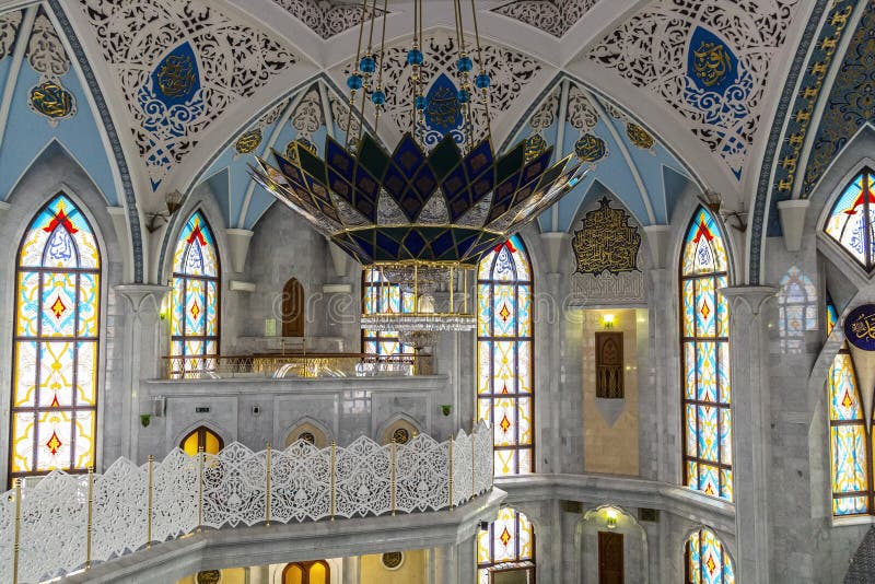 Inside the mosque editorial image. Image of arch, minaret - 177719460