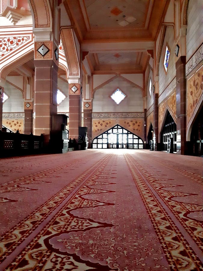 Inside of the 2nd Floor of Putrajaya Mosque Editorial Stock Photo ...