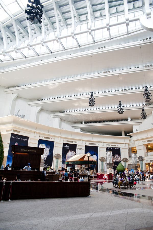 Inside view of taipei 101 editorial stock image. Image of busy - 19611864