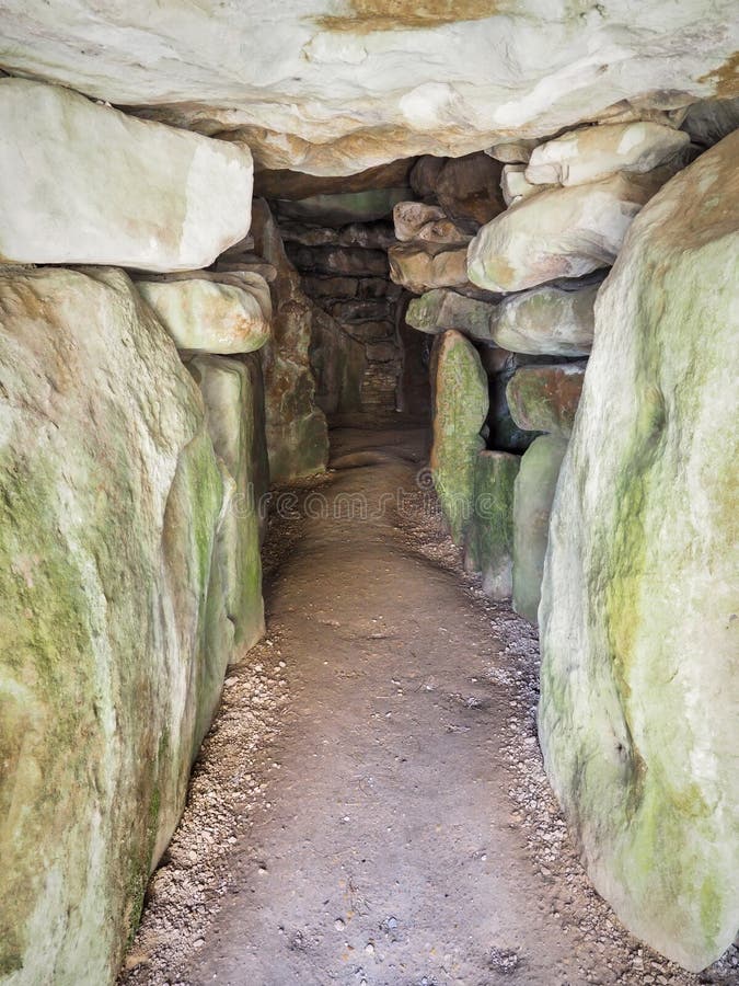 Burial Mound West Kennet Stock Photos - Free & Royalty-Free Stock ...