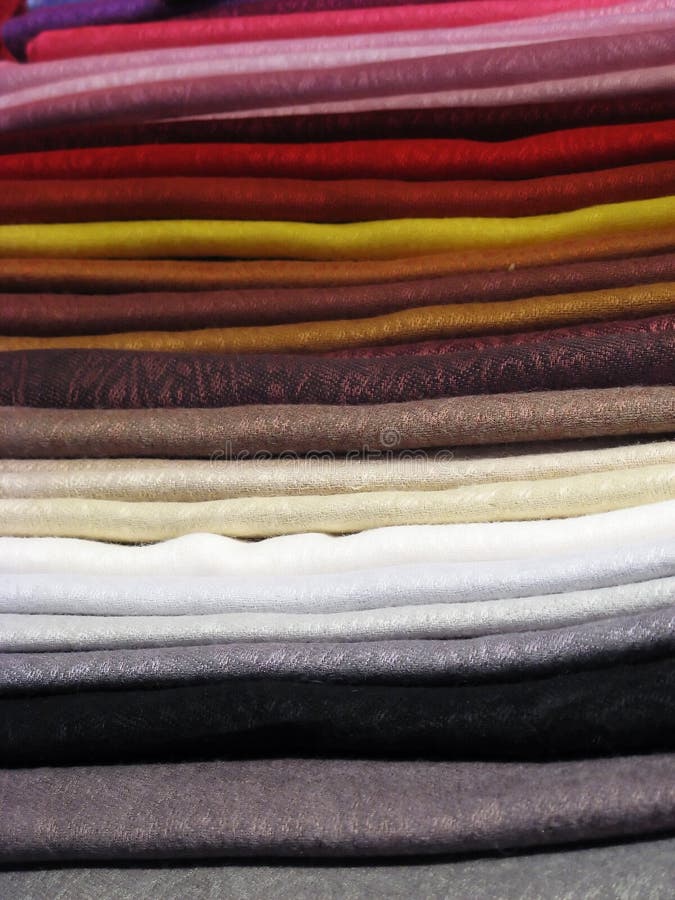 Vestiti utilizzati immagine stock. Immagine di rivestimento - 21531229