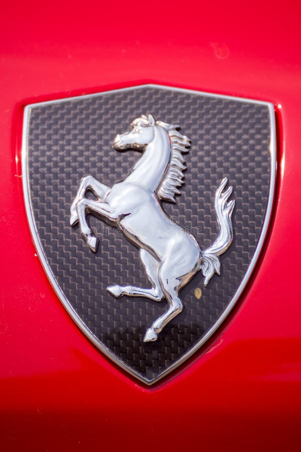 Insignia Del Logotipo De Ferrari Imagen editorial - Imagen de insignia ...