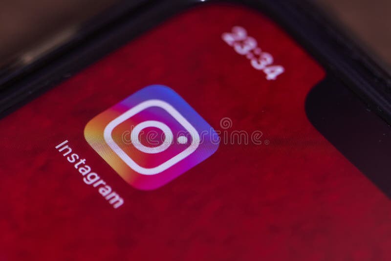 Instagram mobile app editorial stock photo. Image of play - 93425378