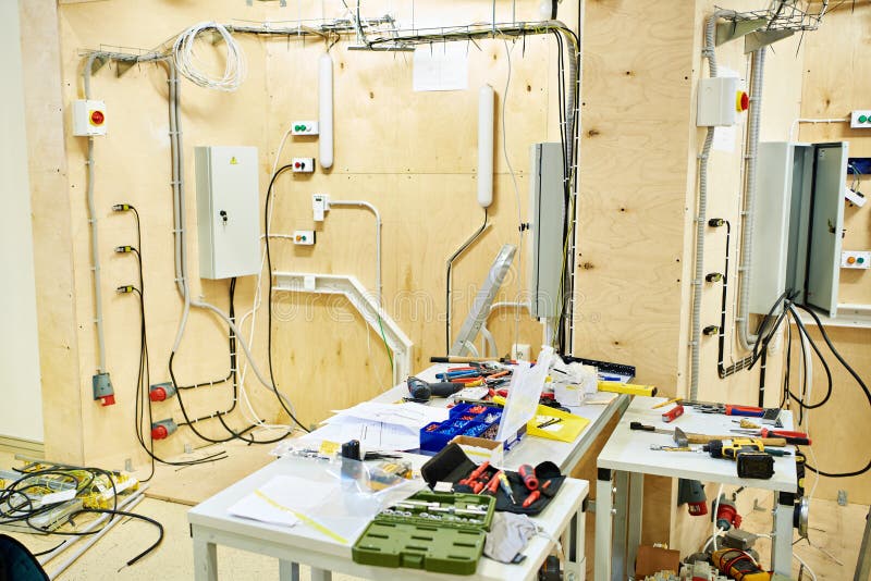 Installation Av Ledningar Och Elektrisk Utrustning Arkivfoto - Bild av ...