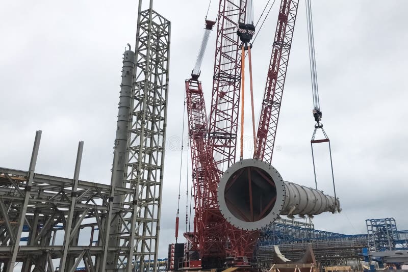 Installation of Distillation Column at an Oil Refinery Stock Image ...