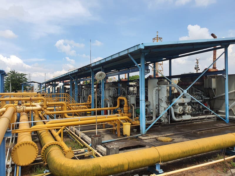 Installation of Gas Booster Pipes with Gas Engines and Compressors ...