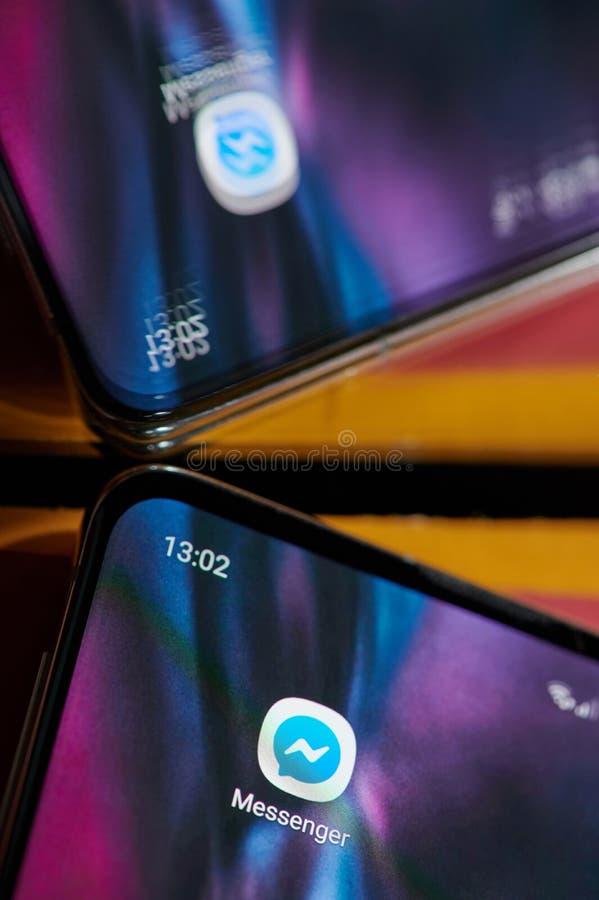 Installed Facebook Messenger Application on Smartphone Editorial Stock ...