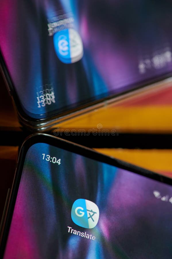 Installed Google Translate Application on Smartphone Editorial ...