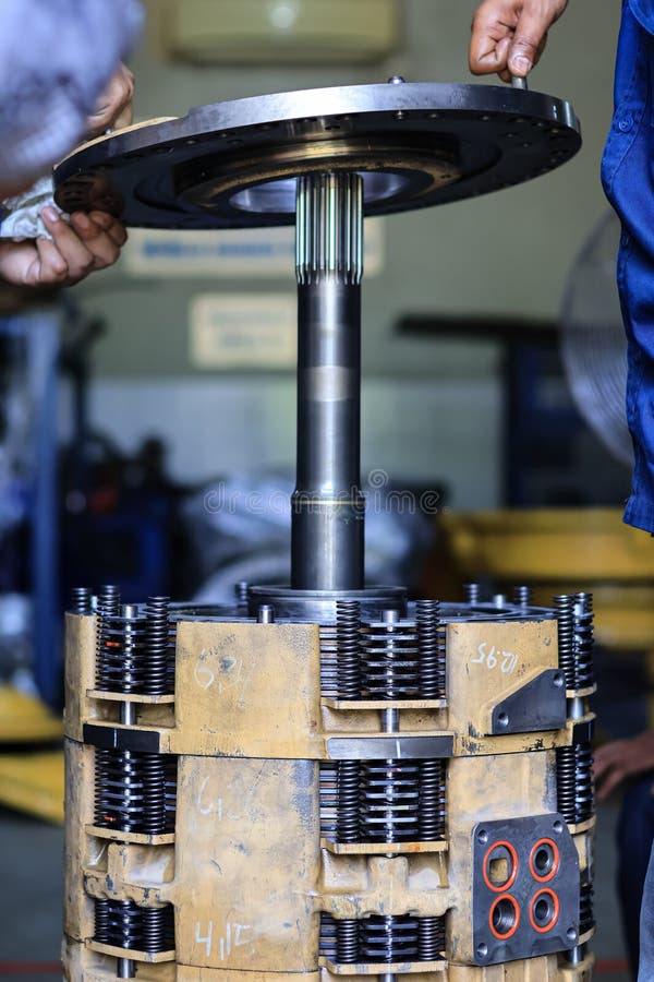 Installing Drum Piston Reverse Komatsu Automatic Transmission Stock ...