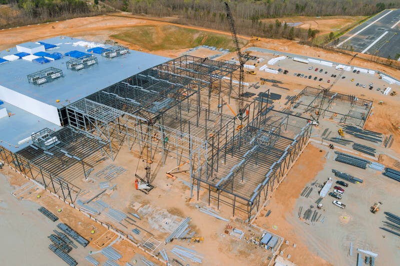 Installing the Metal Frame for the Steel Warehouse Construction Frame ...