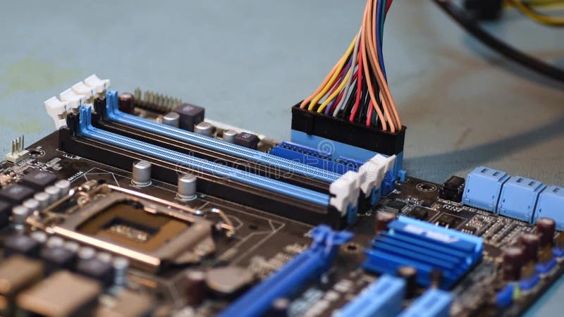 Installing Parts for the Computer on the Motherboard, Connecting Them ...