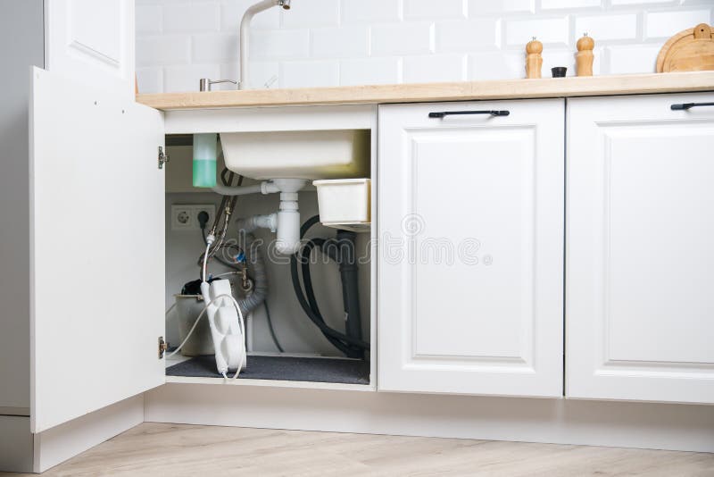 Installing and Replacing Filter for Filtering Water in Apartment in ...