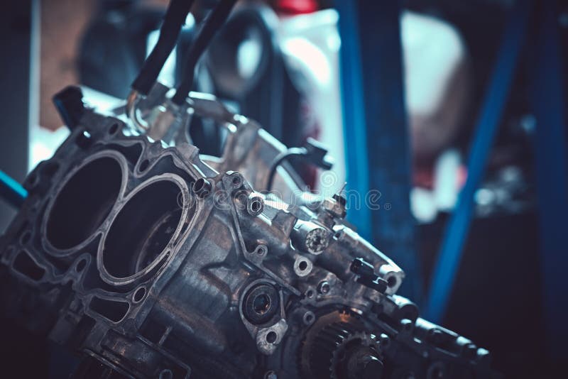 Kolbentriebwerk Eines Traktors Stockbild - Bild von hintergrund, auto ...