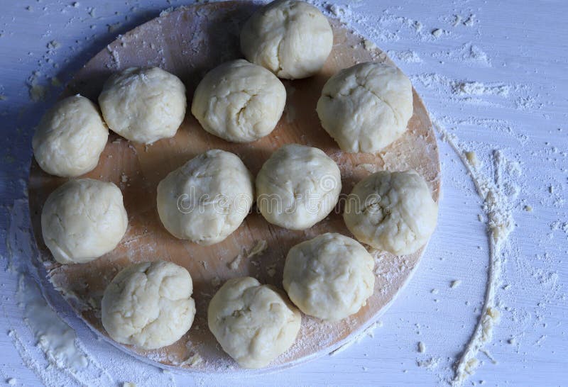 Instructions for Making a Puff Napoleon Cake at Home. Step Four: Form ...