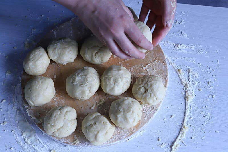 Instructions for Making a Puff Napoleon Cake at Home. Step Four: Form ...