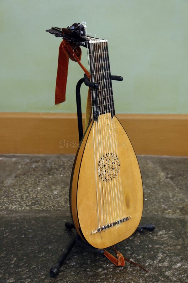 Luth Photos Stock - Téléchargez 2,033 Photos libres de droits