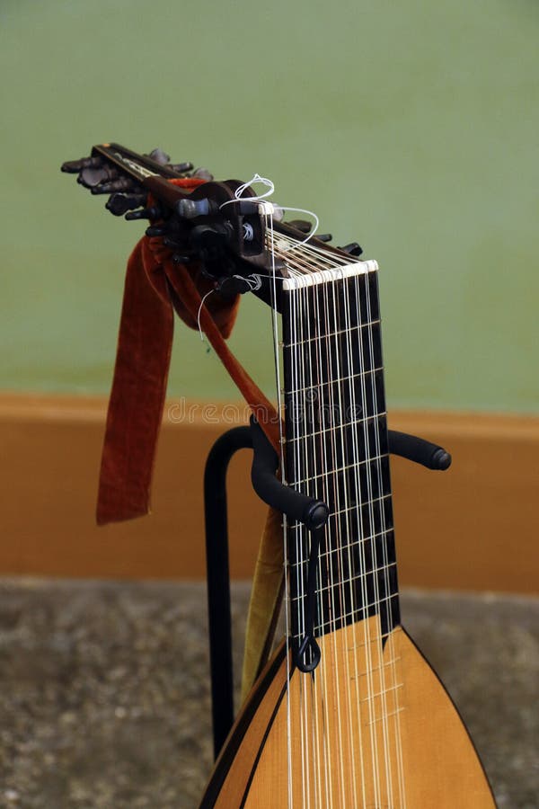 Luth Photos Stock - Téléchargez 2,033 Photos libres de droits