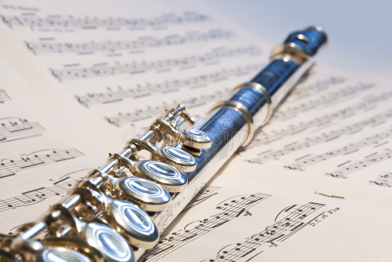 Instrumento de la flauta imagen de archivo. Imagen de primer - 43946117