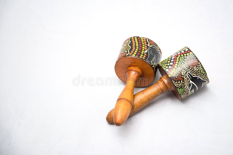 Instrumento Musical Kalimba Primer Aislado En El Fondo Blanco Tsantsa ...