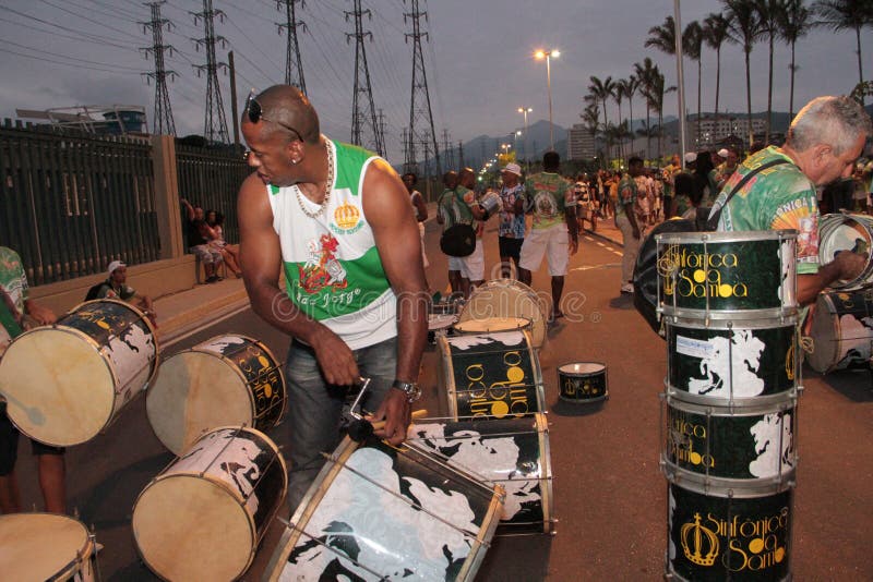 Dos Instrumentos De La Samba Imagen de archivo - Imagen de instrumento ...