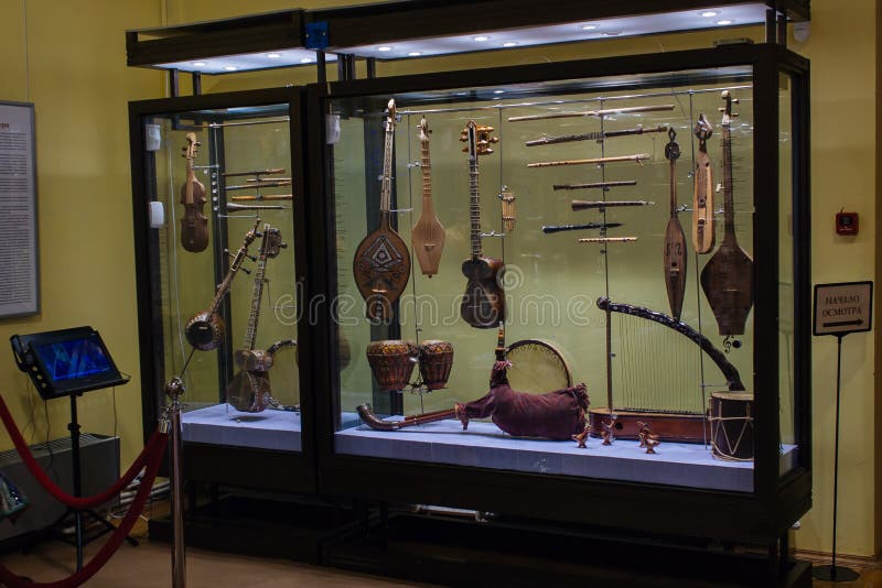 Instrumentos Musicales Antiguos Imagen editorial - Imagen de viejo ...