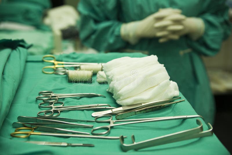 Instruments chirurgicaux image stock. Image du médecine - 9196517
