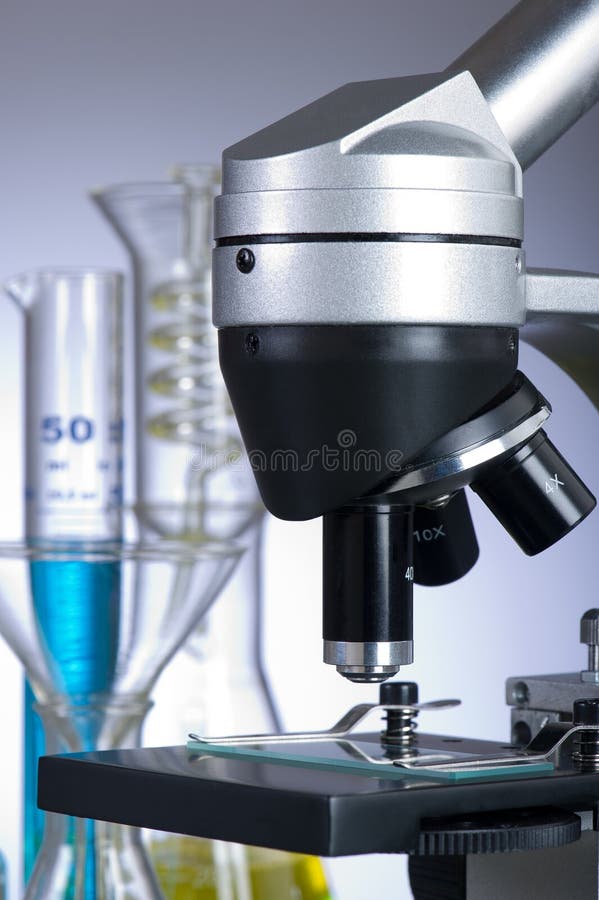 Instruments de laboratoire image stock. Image du glace - 18572443