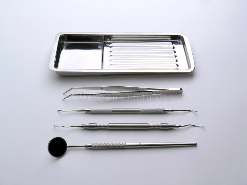 Instruments Dentaires Sur Un Plateau Photo stock - Image du explorateur ...