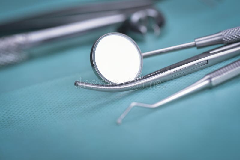 Instruments dentaires photo stock. Image du santé, hôpital - 48949842