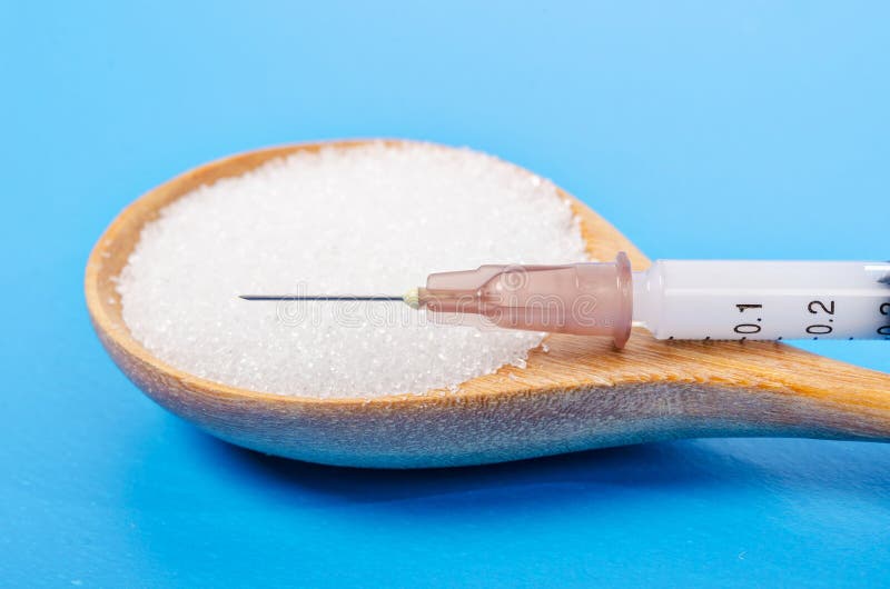 Insulina in Siringa E Zucchero Bianco Fotografia Stock - Immagine di ...