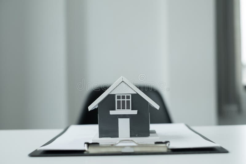 Insurance Form with a Sample of House and Keys Home Insurance Concept ...