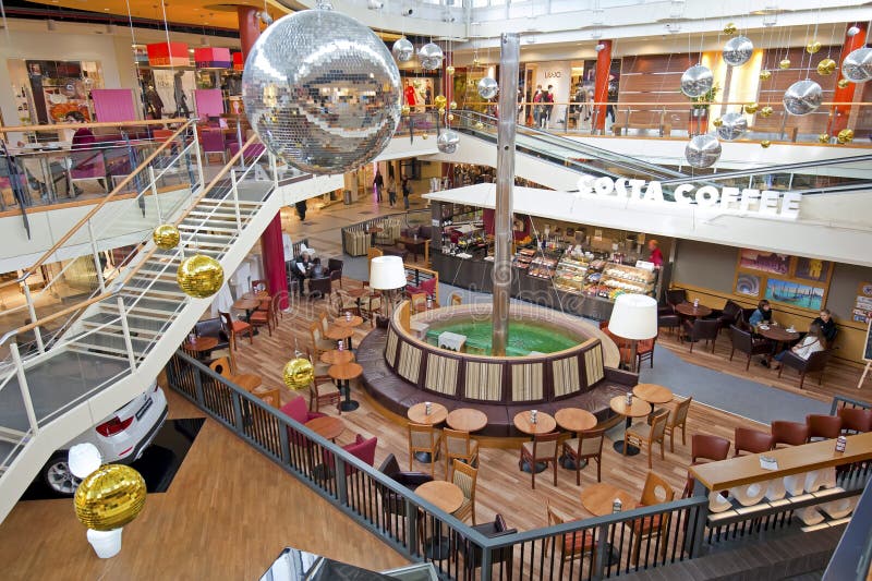 Hall Rond Au Centre Commercial Image stock - Image du horizontal ...