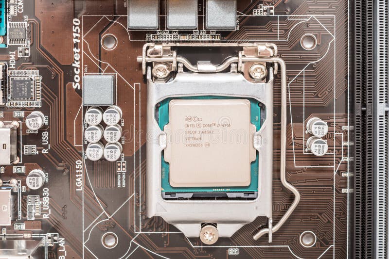 Intel I7 Processor Chip on Motherboard Socket Editorial Photo - Image ...