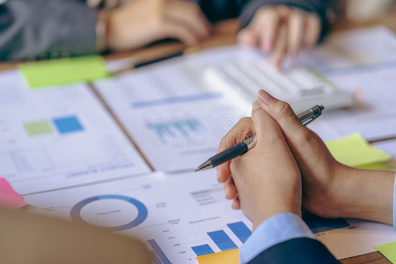 Intelligence Analysis Concept, Group of Business People Brainstorm ...