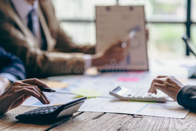 Intelligence Analysis Concept, Group of Business People Brainstorm ...