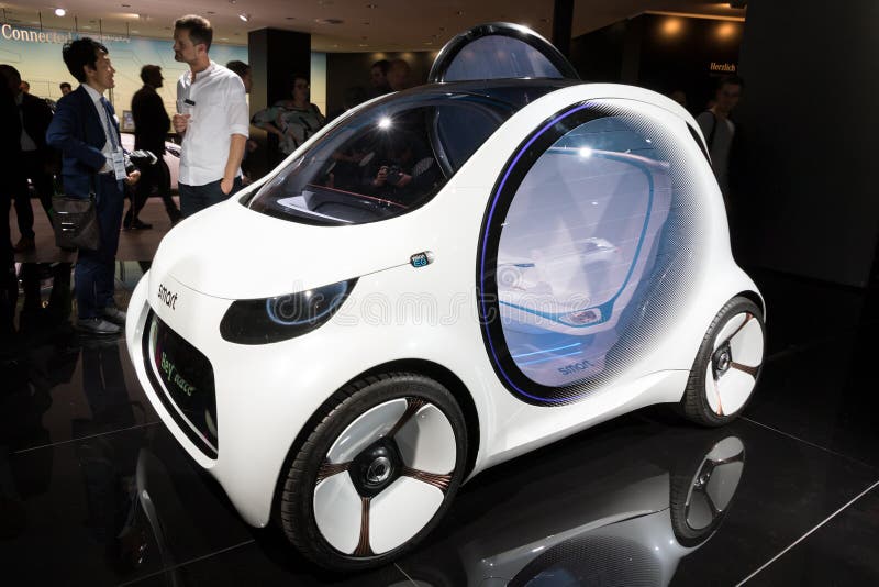 Intelligentes Auto Der Vision EQ ForTwo Redaktionelles Stockfoto - Bild ...