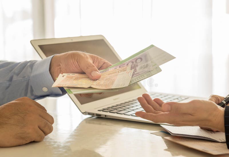 Interés pagado imagen de archivo. Imagen de financiero - 60003827