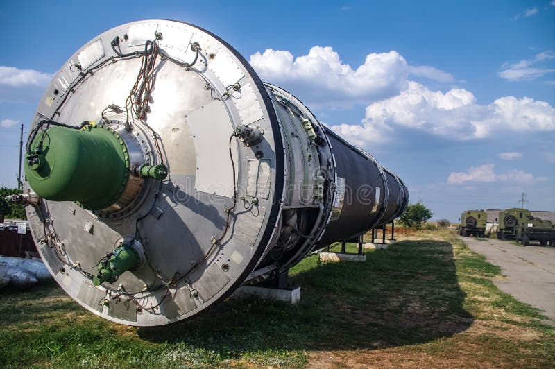 Intercontinentaal Ballistisch Projectiel Met Stadscamouflage Op De ...