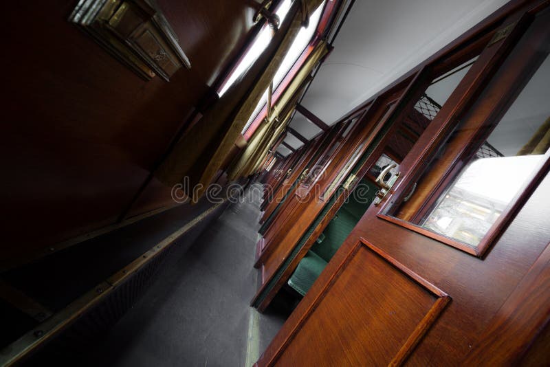 Interior antiguo del tren imagen de archivo. Imagen de tradicional ...