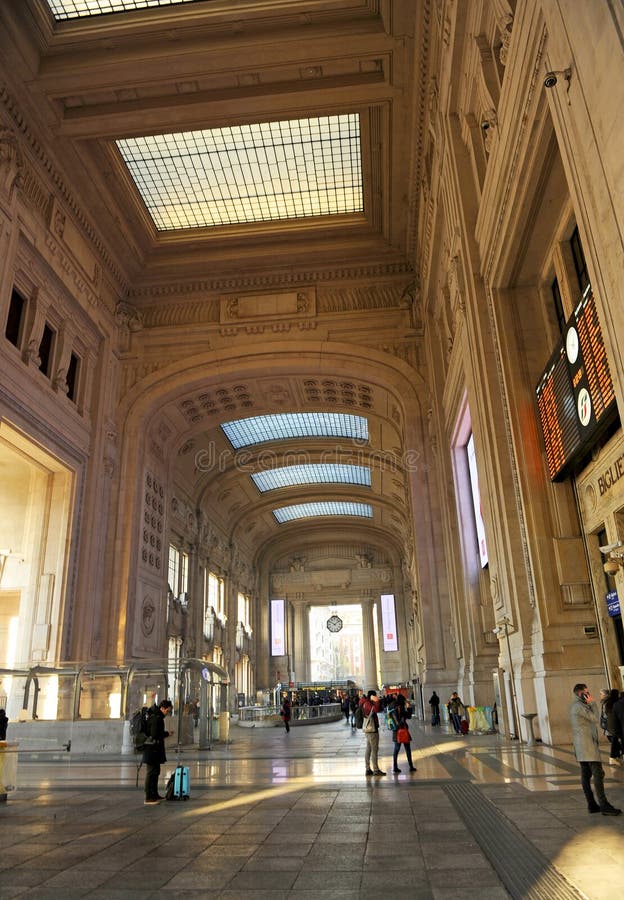 Interior of the Central Railway Station of Milan, Italy Editorial Photo - Image of tracks ...