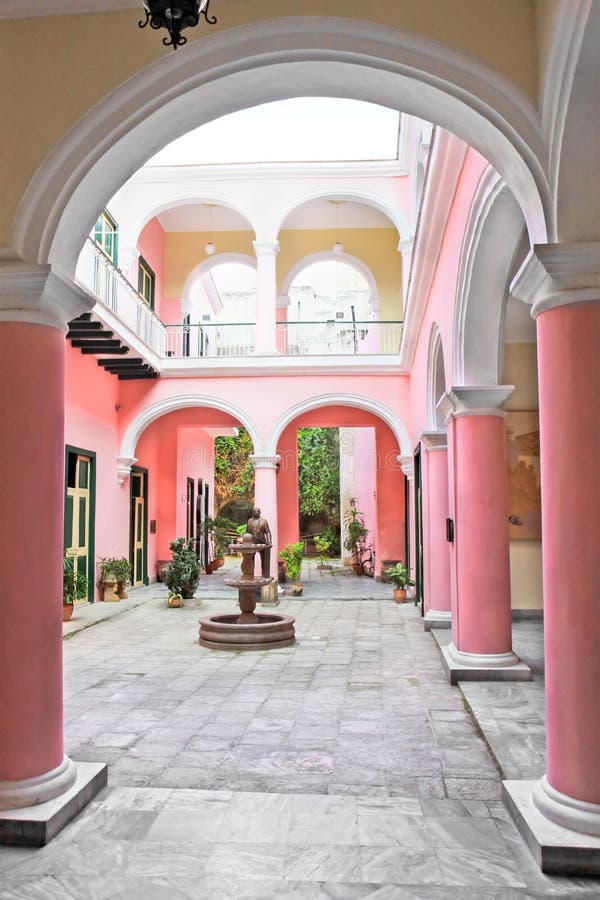 Edificio Colonial De Las Casas Reales De Las En Santo Domingo Foto de ...