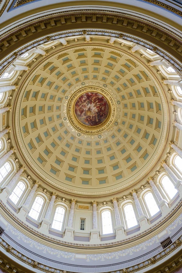Interior Constructivo Del Capitolio En Madison, Wisconsin Imagen de ...